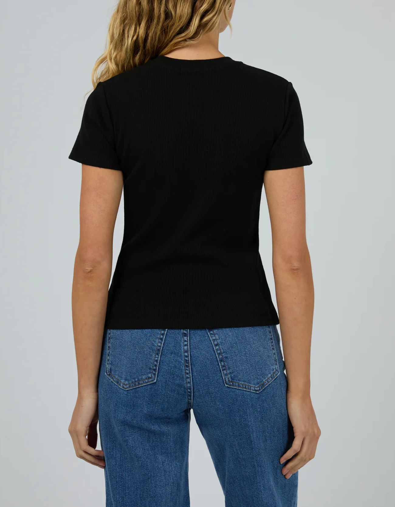 Bella Tee-Black – Little Love Boutique